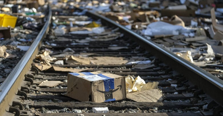 Stolen packages and empty boxes, Thieves loot freight trains in Los ...